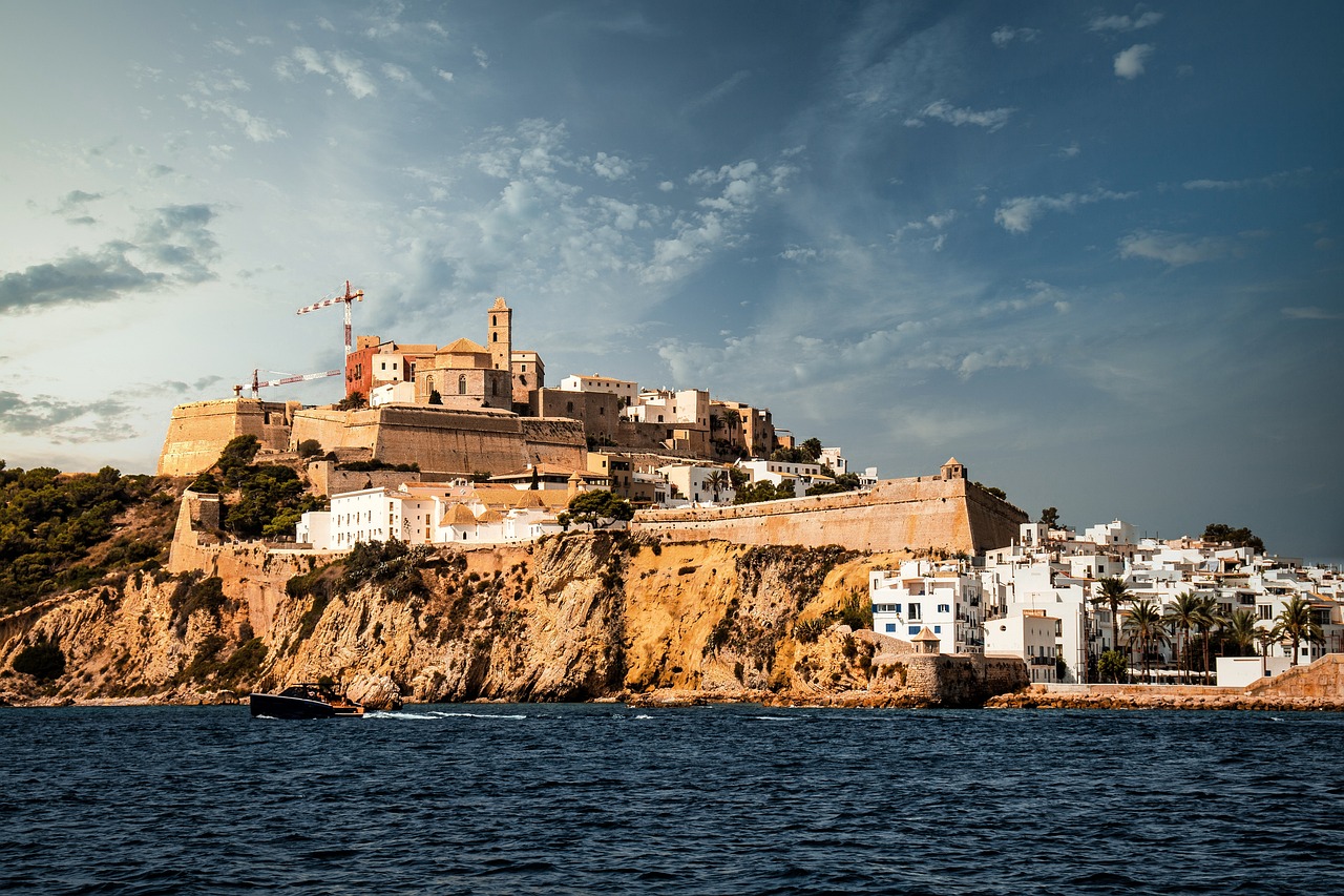 The Best 7-14 Days Spain and Portugal Itinerary Ideas for Your Next Trips